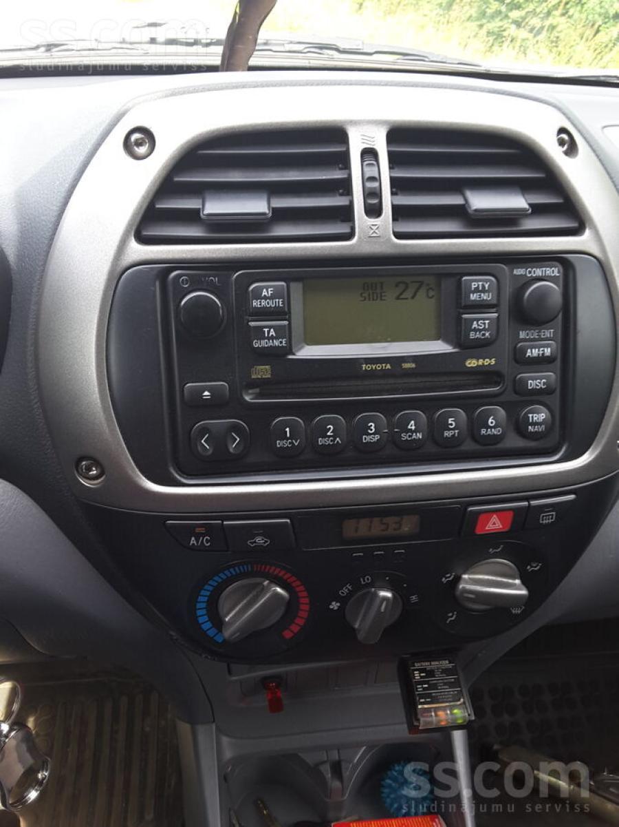 Melns Toyota RAV4 2003 Preiļi, ar dzinēja tilpumu 2.00 L un nobraukumu 0 tūkst. km par 3200 €, foto 3 vietnē AUTOMOTO.COM.LV