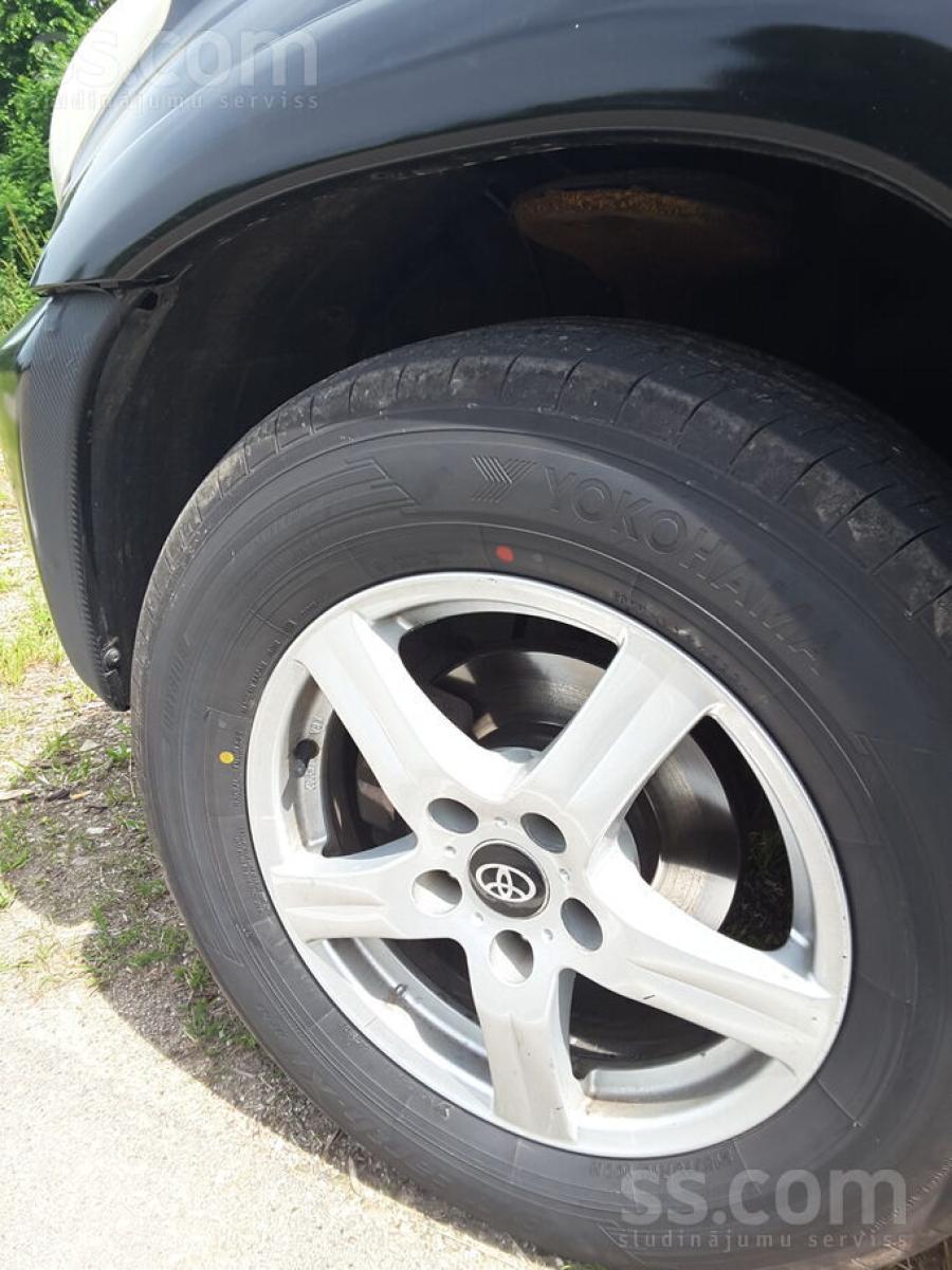 Melns Toyota RAV4 2003 Preiļi, ar dzinēja tilpumu 2.00 L un nobraukumu 0 tūkst. km par 3200 €, foto 7 vietnē AUTOMOTO.COM.LV