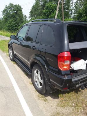 Melns Toyota RAV4 2003 Preiļi, ar dzinēja tilpumu 2.00 L un nobraukumu 0 tūkst. km par 3200 €, foto 10 vietnē AUTOMOTO.COM.LV