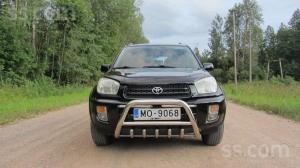 Black Toyota RAV4 2003 in Balvi, with an engine capacity of 2.00 L and mileage of 222 thousand km for 3990 €, photo 6 on AUTOMOTO.COM.LV