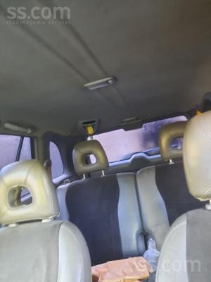 Black Toyota RAV4 2003 in Limbazi, with an engine capacity of 2.00 L and mileage of 313 thousand km for 600 €, photo 6 on AUTOMOTO.COM.LV