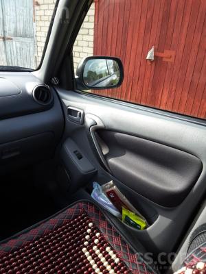 Melns Toyota RAV4 2003 Preiļi, ar dzinēja tilpumu 2.00 L un nobraukumu 0 tūkst. km par 2700 €, foto 6 vietnē AUTOMOTO.COM.LV