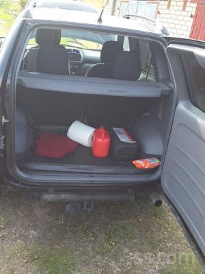 Melns Toyota RAV4 2003 Preiļi, ar dzinēja tilpumu 2.00 L un nobraukumu 0 tūkst. km par 2700 €, foto 15 vietnē AUTOMOTO.COM.LV