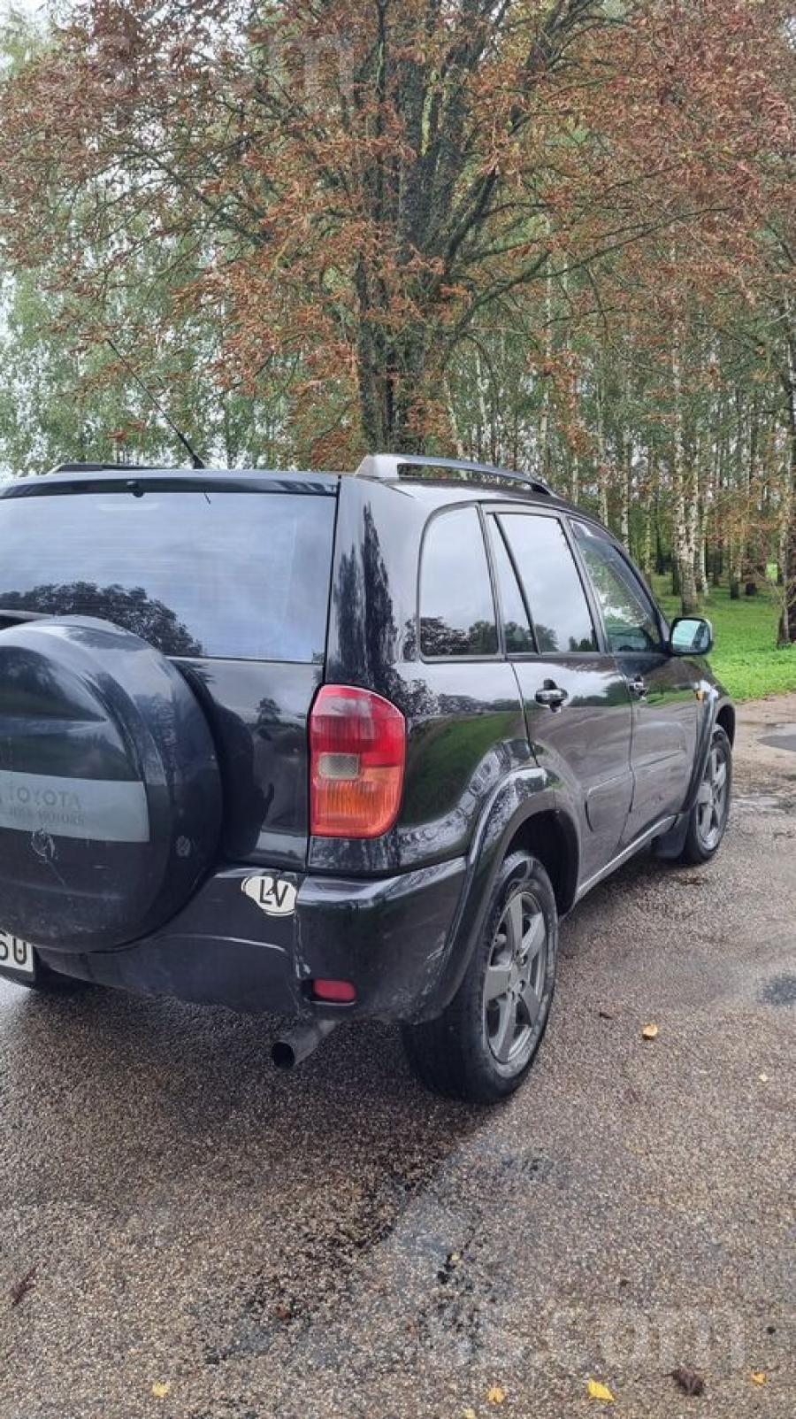 Melns Toyota RAV4 2003 Bauska, ar dzinēja tilpumu 2.00 L un nobraukumu 397 tūkst. km par 2400 €, foto 6 vietnē AUTOMOTO.COM.LV