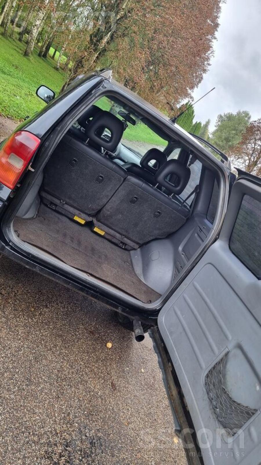 Melns Toyota RAV4 2003 Bauska, ar dzinēja tilpumu 2.00 L un nobraukumu 397 tūkst. km par 2400 €, foto 8 vietnē AUTOMOTO.COM.LV