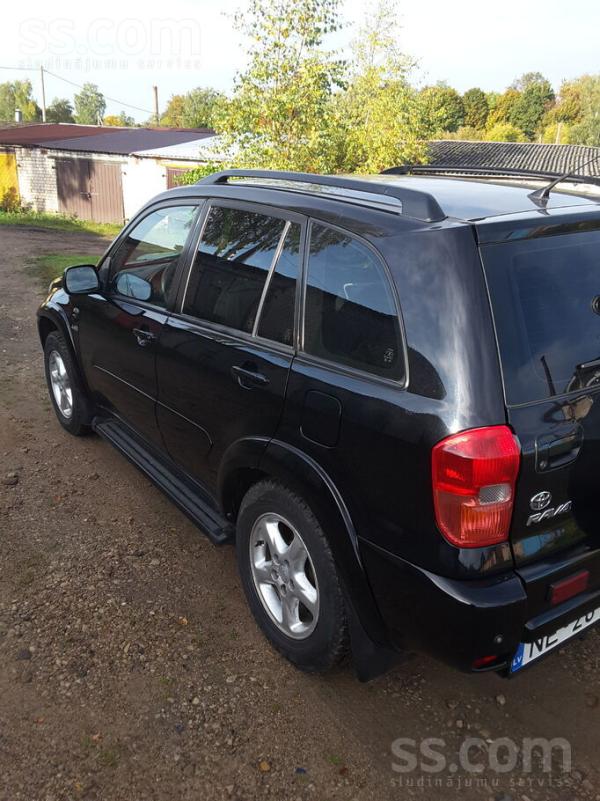 Black Toyota RAV4 2003 in Preili, with an engine capacity of 2.00 L and mileage of 0 thousand km for 2700 €, photo 3 on AUTOMOTO.COM.LV