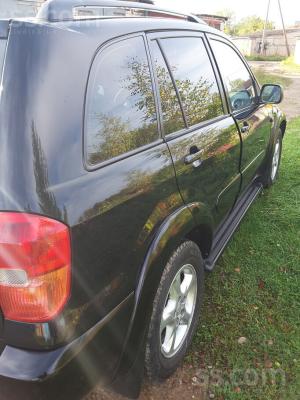 Black Toyota RAV4 2003 in Preili, with an engine capacity of 2.00 L and mileage of 0 thousand km for 2700 €, photo 4 on AUTOMOTO.COM.LV