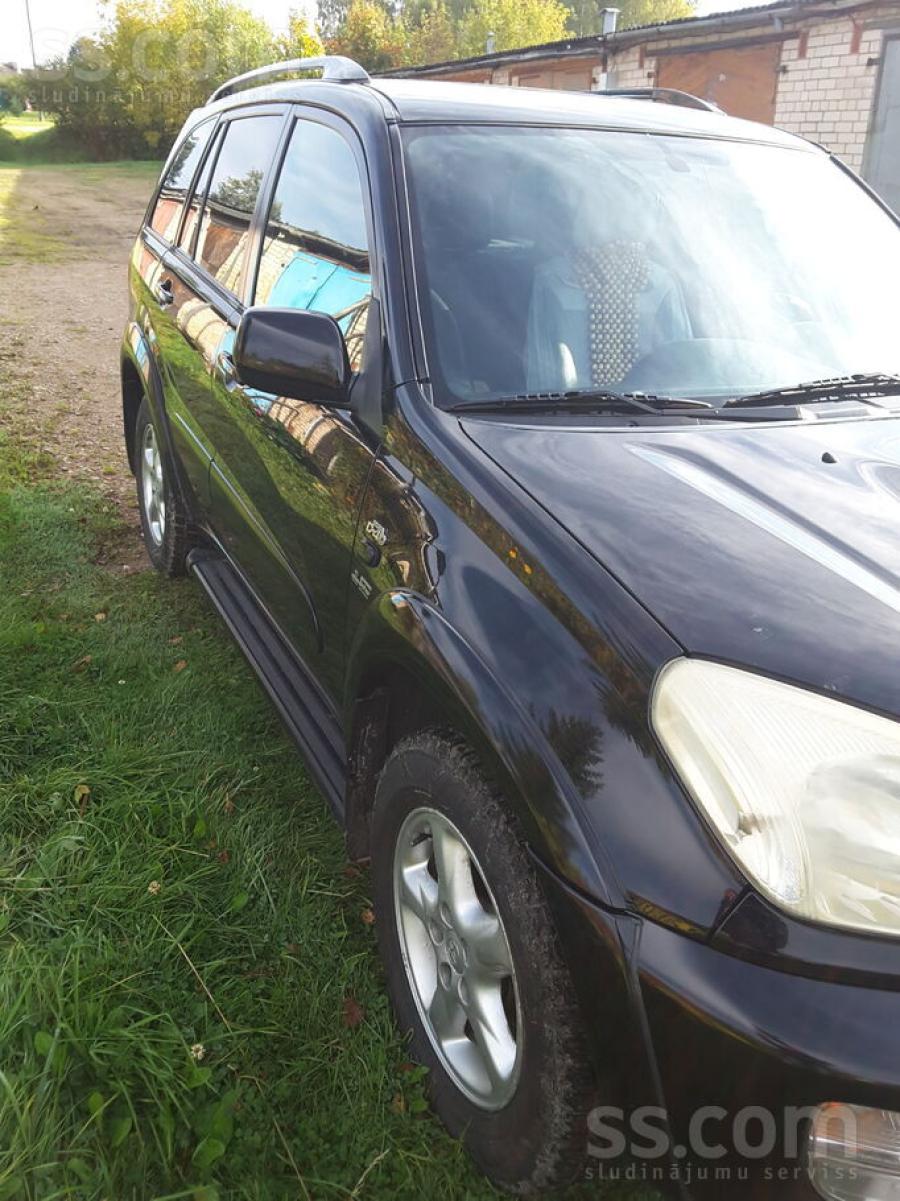 Black Toyota RAV4 2003 in Preili, with an engine capacity of 2.00 L and mileage of 0 thousand km for 2700 €, photo 5 on AUTOMOTO.COM.LV