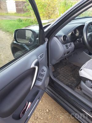 Black Toyota RAV4 2003 in Preili, with an engine capacity of 2.00 L and mileage of 0 thousand km for 2700 €, photo 6 on AUTOMOTO.COM.LV