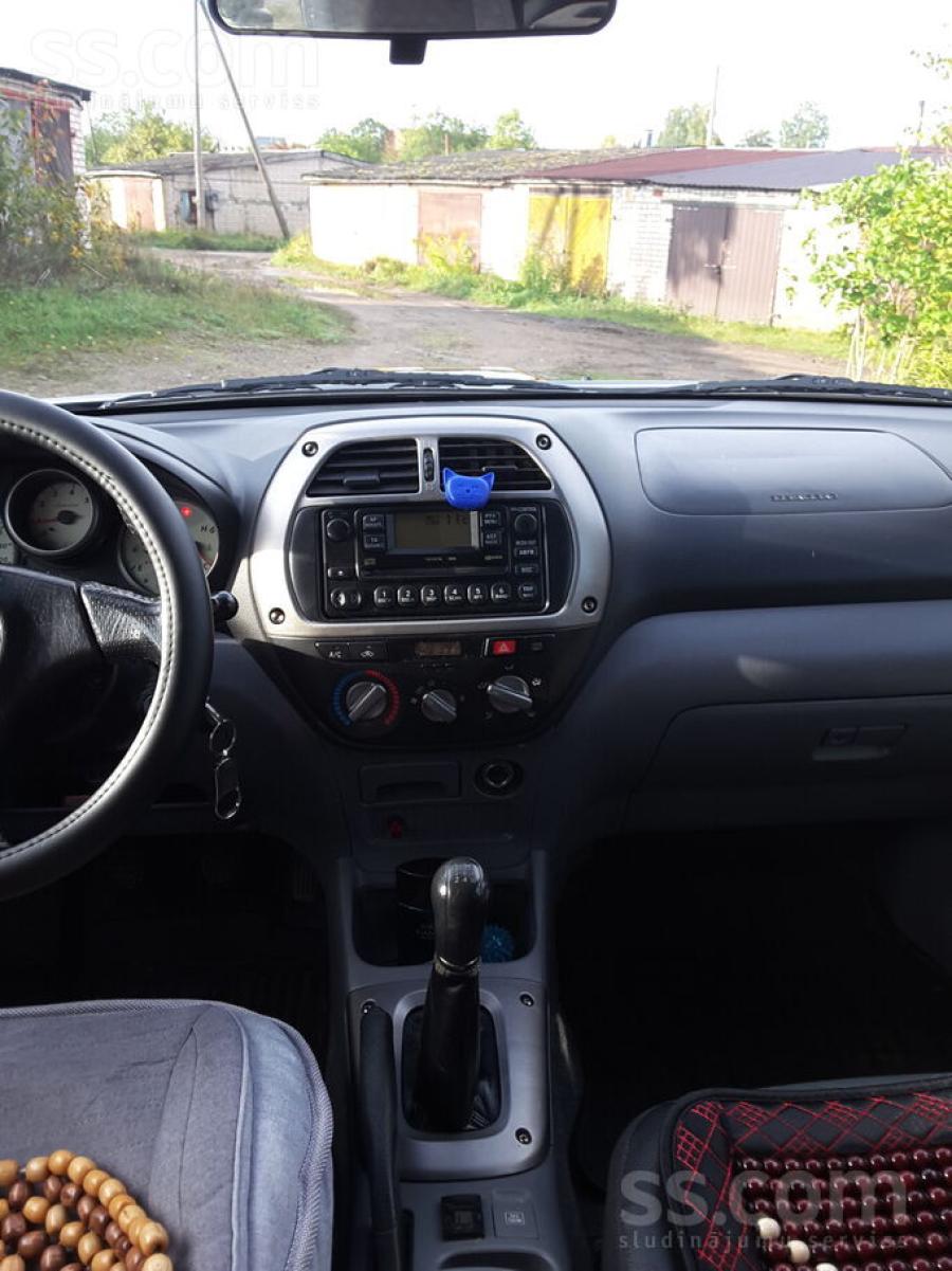 Black Toyota RAV4 2003 in Preili, with an engine capacity of 2.00 L and mileage of 0 thousand km for 2700 €, photo 8 on AUTOMOTO.COM.LV