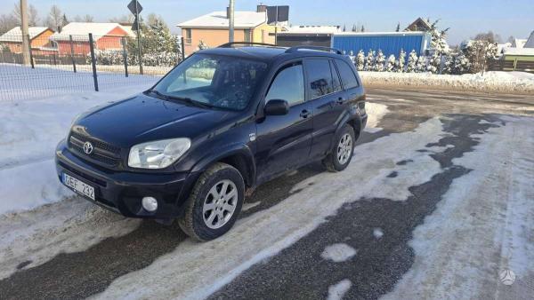 Melns Toyota RAV4 2004 Viļņa, ar dzinēja tilpumu 2.00 L un nobraukumu 252 tūkst. km par 4750 €, foto 4 vietnē AUTOMOTO.COM.LV