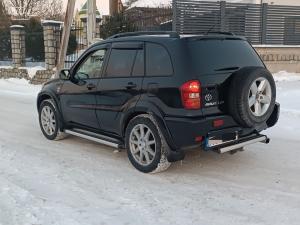 Melns Toyota RAV4 2004 Šauļi, ar dzinēja tilpumu 2.00 L un nobraukumu 320 tūkst. km par 3750 €, foto 4 vietnē AUTOMOTO.COM.LV