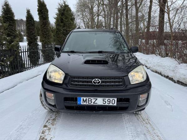 Melns Toyota RAV4 2004 Viļņa, ar dzinēja tilpumu 2.00 L un nobraukumu 250 tūkst. km par 2200 €, foto 3 vietnē AUTOMOTO.COM.LV