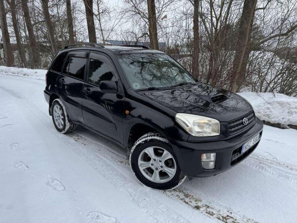 Melns Toyota RAV4 2004 Viļņa, ar dzinēja tilpumu 2.00 L un nobraukumu 250 tūkst. km par 2200 €, foto 5 vietnē AUTOMOTO.COM.LV