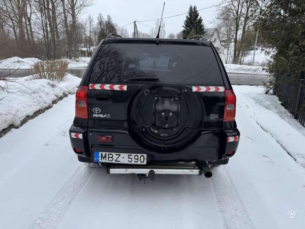 Melns Toyota RAV4 2004 Viļņa, ar dzinēja tilpumu 2.00 L un nobraukumu 250 tūkst. km par 2200 €, foto 7 vietnē AUTOMOTO.COM.LV