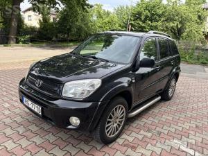Melns Toyota RAV4 2004 Rīga, ar dzinēja tilpumu 2.00 L un nobraukumu 288 tūkst. km par 3390 €, foto  vietnē AUTOMOTO.COM.LV