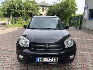 Black Toyota RAV4 2004 in Riga, with an engine capacity of 2.00 L and mileage of 288 thousand km for 3190 €, photo 3 on AUTOMOTO.COM.LV