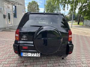 Black Toyota RAV4 2004 in Riga, with an engine capacity of 2.00 L and mileage of 288 thousand km for 3190 €, photo 7 on AUTOMOTO.COM.LV