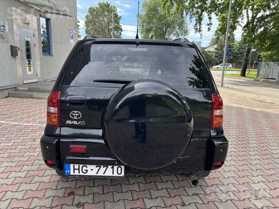 Black Toyota RAV4 2004 in Riga, with an engine capacity of 2.00 L and mileage of 288 thousand km for 3190 €, photo 7 on AUTOMOTO.COM.LV