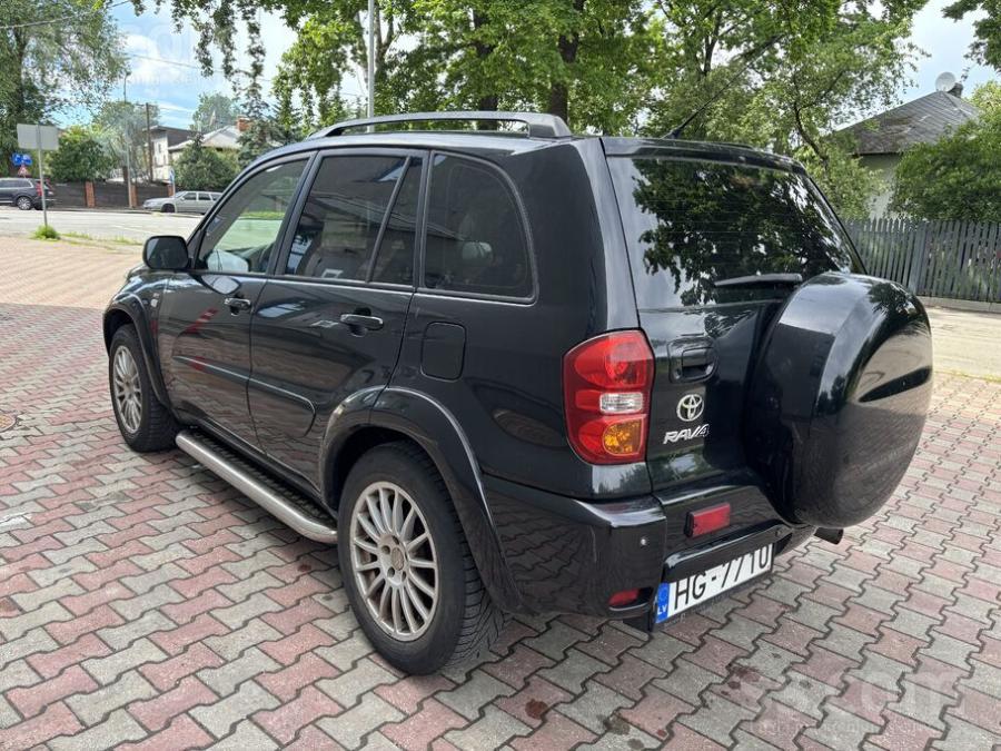 Black Toyota RAV4 2004 in Riga, with an engine capacity of 2.00 L and mileage of 288 thousand km for 3190 €, photo 8 on AUTOMOTO.COM.LV