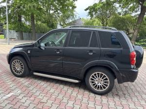 Black Toyota RAV4 2004 in Riga, with an engine capacity of 2.00 L and mileage of 288 thousand km for 3190 €, photo 9 on AUTOMOTO.COM.LV