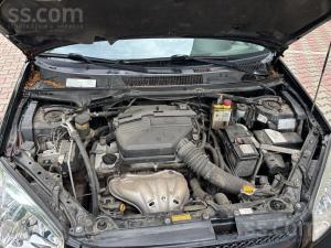 Black Toyota RAV4 2004 in Riga, with an engine capacity of 2.00 L and mileage of 288 thousand km for 3190 €, photo 12 on AUTOMOTO.COM.LV