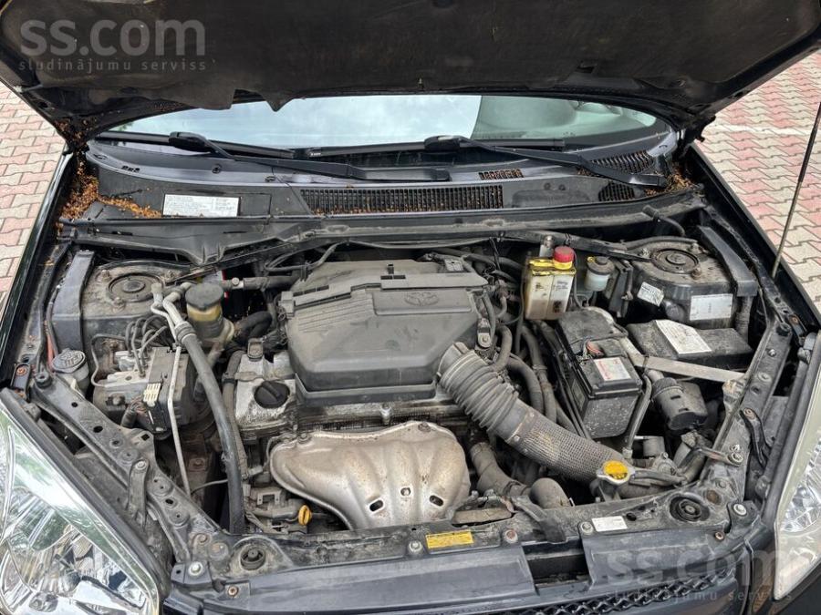 Black Toyota RAV4 2004 in Riga, with an engine capacity of 2.00 L and mileage of 288 thousand km for 3190 €, photo 12 on AUTOMOTO.COM.LV