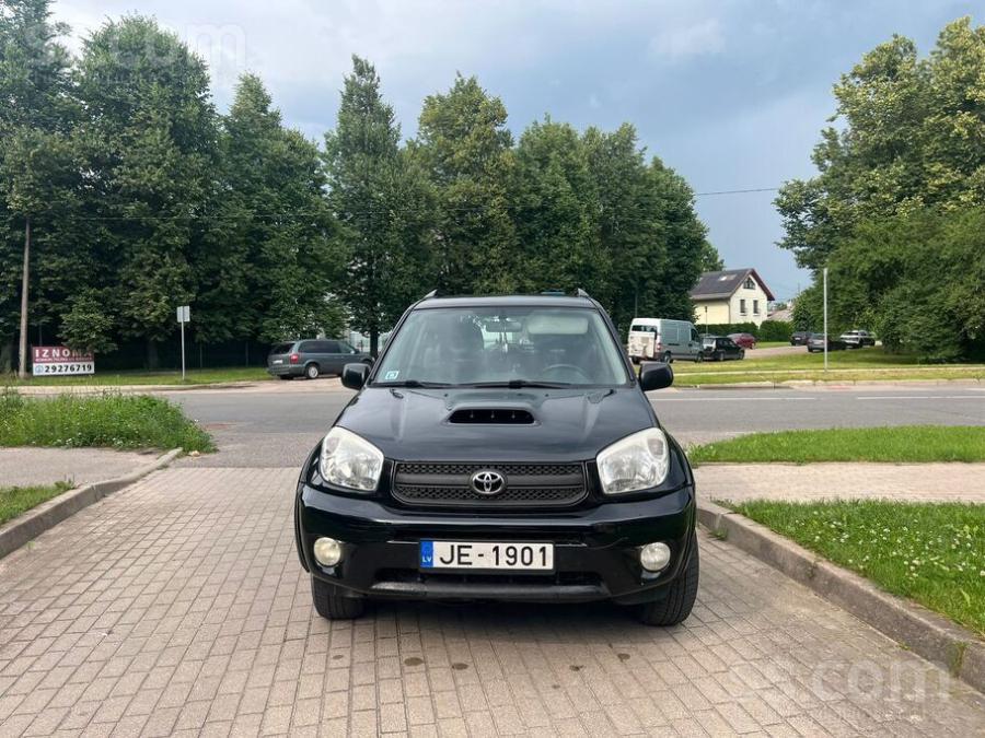 Black Toyota RAV4 2004 in Riga, with an engine capacity of 2.00 L and mileage of 328 thousand km for 2200 €, photo 7 on AUTOMOTO.COM.LV