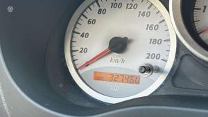 Black Toyota RAV4 2004 in Vilnius, with an engine capacity of 2.00 L and mileage of 327 thousand km for 3500 €, photo 10 on AUTOMOTO.COM.LV