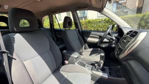 Black Toyota RAV4 2004 in Vilnius, with an engine capacity of 2.00 L and mileage of 327 thousand km for 3500 €, photo 12 on AUTOMOTO.COM.LV