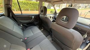 Black Toyota RAV4 2004 in Vilnius, with an engine capacity of 2.00 L and mileage of 327 thousand km for 3500 €, photo 13 on AUTOMOTO.COM.LV