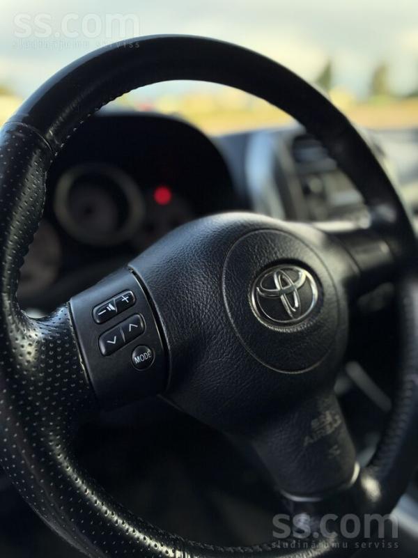 Melns Toyota RAV4 2004 Rīga, ar dzinēja tilpumu 2.00 L un nobraukumu 369 tūkst. km par 1800 €, foto 5 vietnē AUTOMOTO.COM.LV