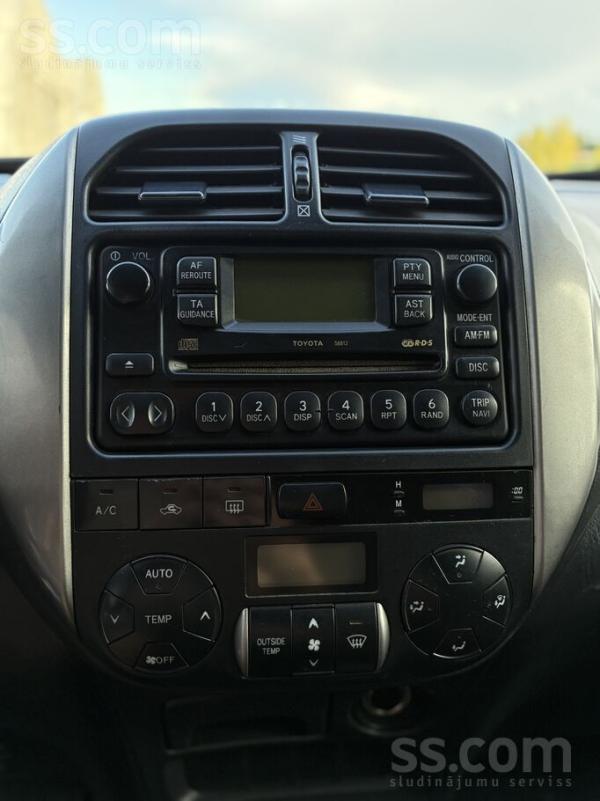 Melns Toyota RAV4 2004 Rīga, ar dzinēja tilpumu 2.00 L un nobraukumu 369 tūkst. km par 1800 €, foto 7 vietnē AUTOMOTO.COM.LV