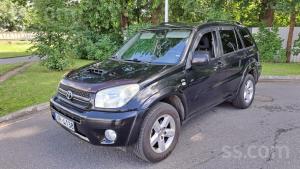 Black Toyota RAV4 2004 in Riga, with an engine capacity of 2.00 L and mileage of 226 thousand km for 2100 €, photo  on AUTOMOTO.COM.LV