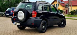 Black Toyota RAV4 2004 in Vilnius, with an engine capacity of 2.00 L and mileage of 320 thousand km for 2500 €, photo 4 on AUTOMOTO.COM.LV