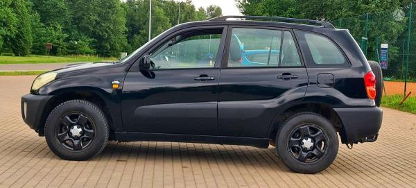 Melns Toyota RAV4 2004 Viļņa, ar dzinēja tilpumu 2.00 L un nobraukumu 320 tūkst. km par 2500 €, foto 5 vietnē AUTOMOTO.COM.LV
