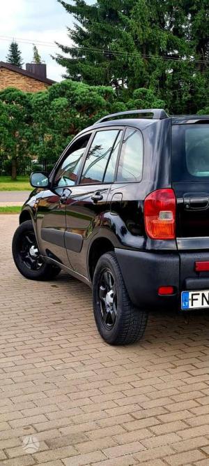 Black Toyota RAV4 2004 in Vilnius, with an engine capacity of 2.00 L and mileage of 320 thousand km for 2500 €, photo 10 on AUTOMOTO.COM.LV