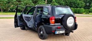 Black Toyota RAV4 2004 in Vilnius, with an engine capacity of 2.00 L and mileage of 320 thousand km for 2500 €, photo 15 on AUTOMOTO.COM.LV