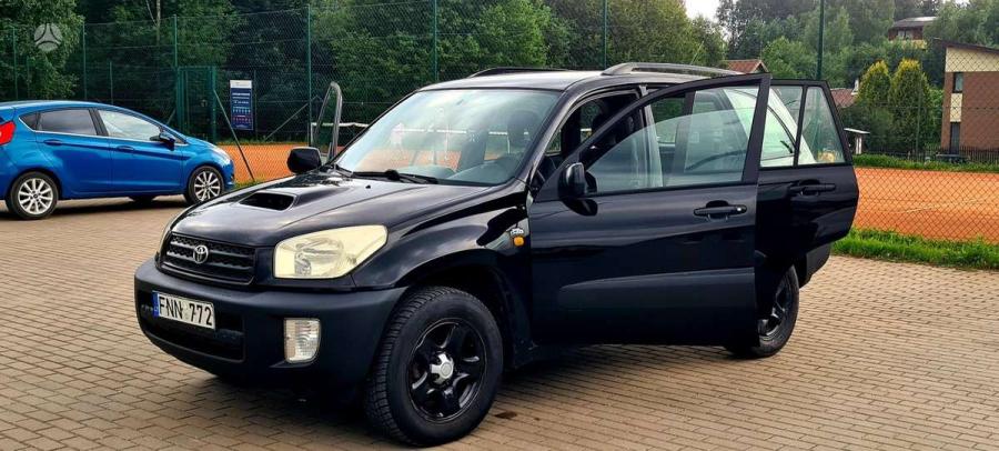 Black Toyota RAV4 2004 in Vilnius, with an engine capacity of 2.00 L and mileage of 320 thousand km for 2500 €, photo 16 on AUTOMOTO.COM.LV