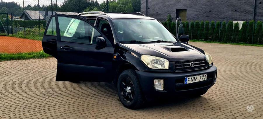 Black Toyota RAV4 2004 in Vilnius, with an engine capacity of 2.00 L and mileage of 320 thousand km for 2500 €, photo 18 on AUTOMOTO.COM.LV
