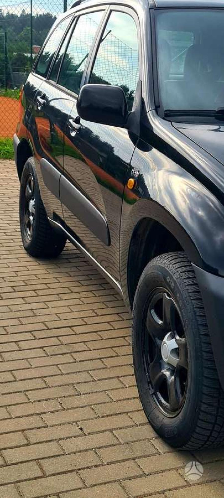 Black Toyota RAV4 2004 in Vilnius, with an engine capacity of 2.00 L and mileage of 320 thousand km for 2500 €, photo 22 on AUTOMOTO.COM.LV