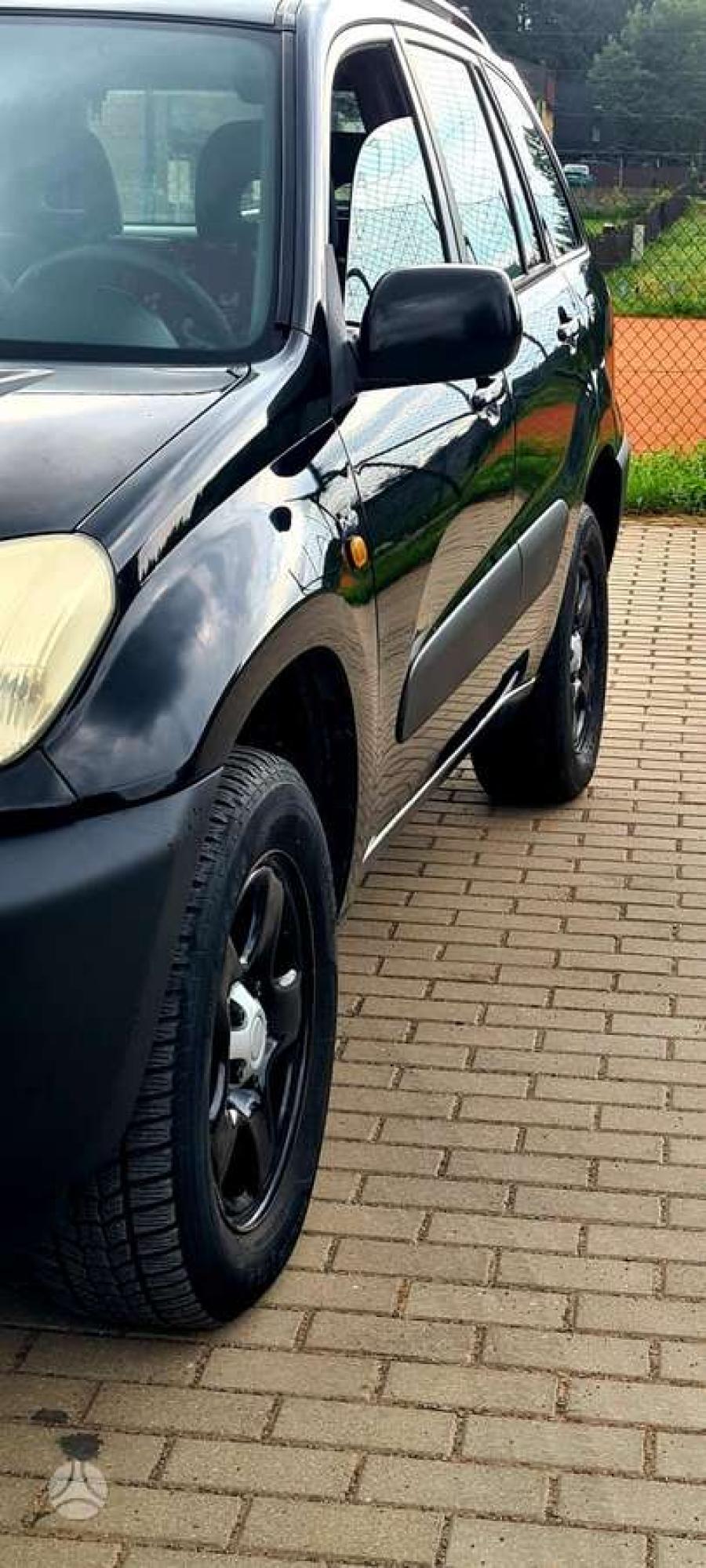 Black Toyota RAV4 2004 in Vilnius, with an engine capacity of 2.00 L and mileage of 320 thousand km for 2500 €, photo 24 on AUTOMOTO.COM.LV