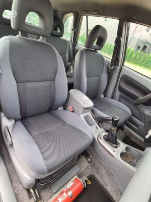Black Toyota RAV4 2004 in Vilnius, with an engine capacity of 2.00 L and mileage of 320 thousand km for 2500 €, photo 34 on AUTOMOTO.COM.LV