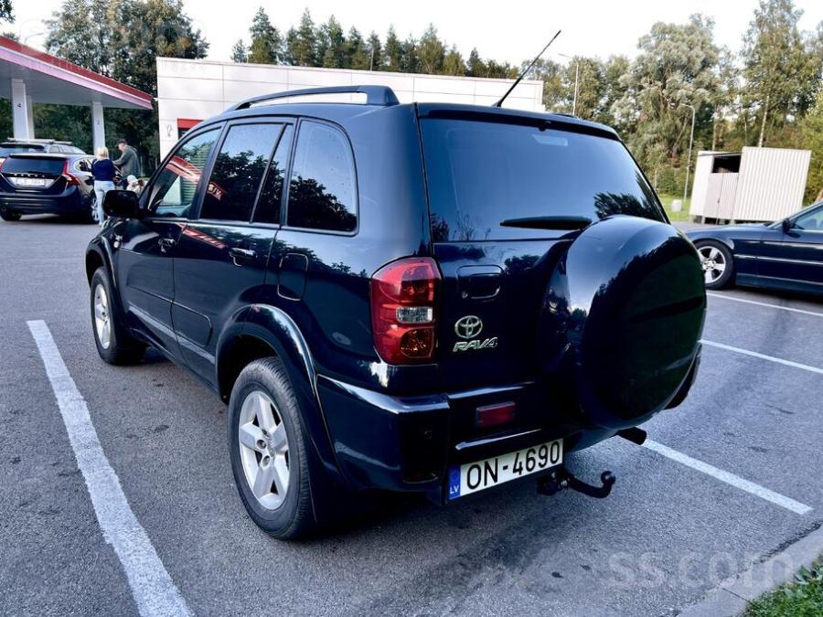 Черный Тойота РАВ 4 2004 в Рига, объемом двигателя 2.00 л и пробегом 254 тыс. км за 3650 €, фото 4 на AUTOMOTO.COM.LV