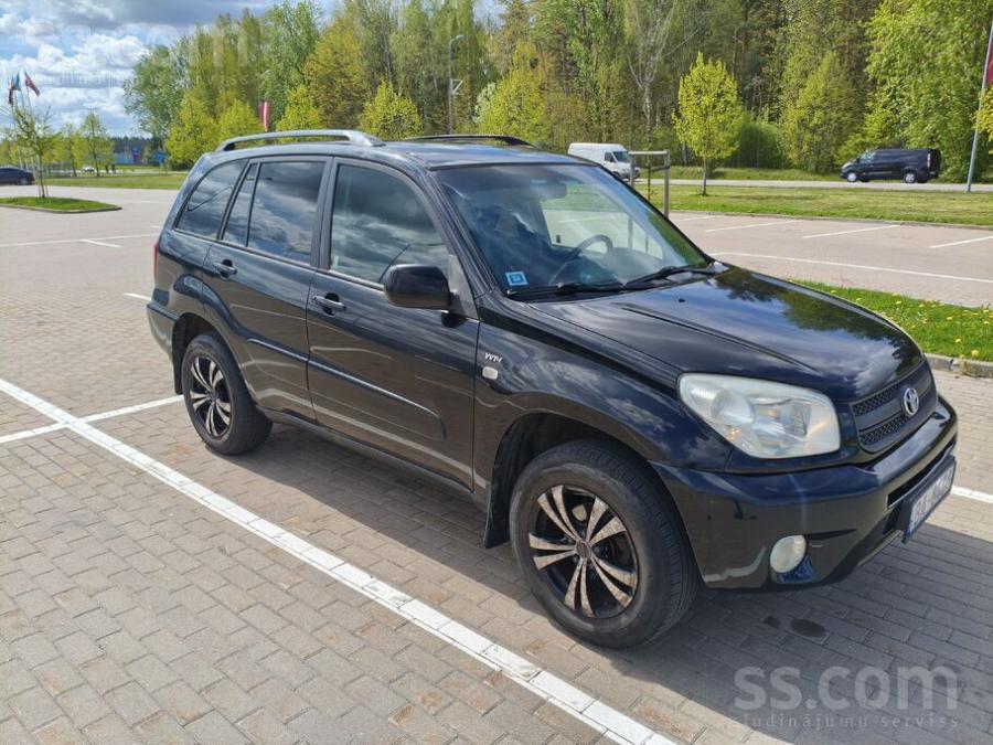 Black Toyota RAV4 2005 in Riga, with an engine capacity of 1.80 L and mileage of 250 thousand km for 4100 €, photo 1 on AUTOMOTO.COM.LV