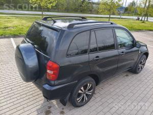 Black Toyota RAV4 2005 in Riga, with an engine capacity of 1.80 L and mileage of 250 thousand km for 4100 €, photo 11 on AUTOMOTO.COM.LV