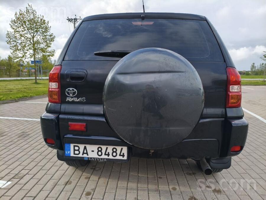 Black Toyota RAV4 2005 in Riga, with an engine capacity of 1.80 L and mileage of 250 thousand km for 4100 €, photo 12 on AUTOMOTO.COM.LV