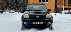 Black Toyota RAV4 2005 in Vilnius, with an engine capacity of 2.00 L and mileage of 324 thousand km for 3750 €, photo 8 on AUTOMOTO.COM.LV