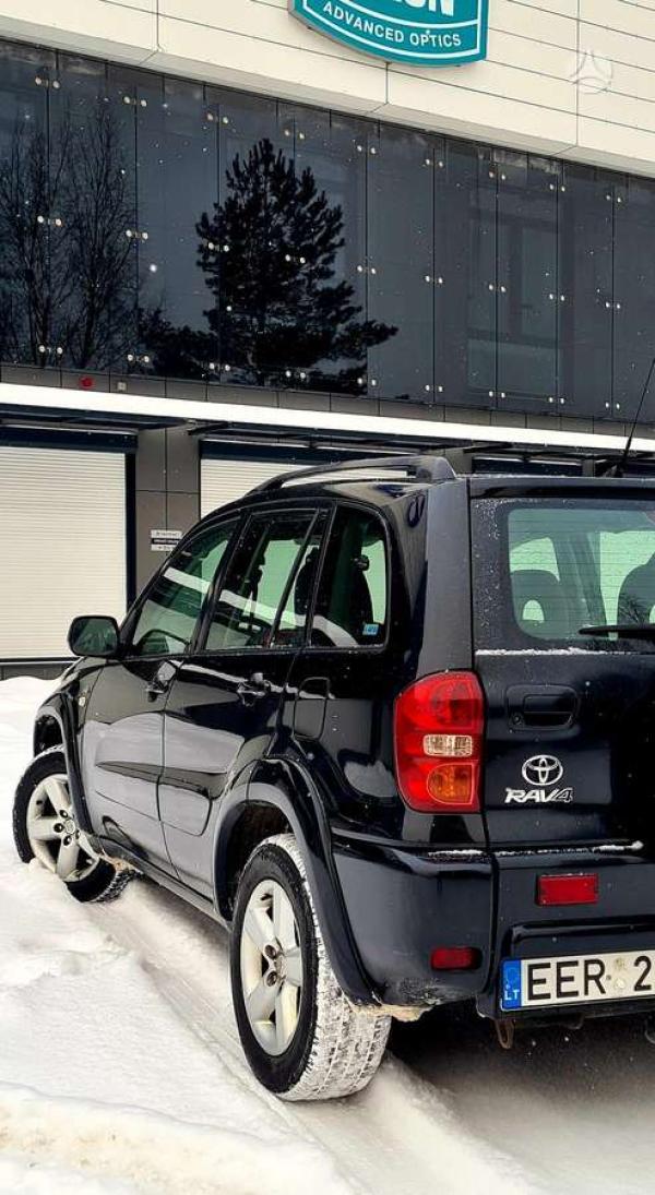 Black Toyota RAV4 2005 in Vilnius, with an engine capacity of 2.00 L and mileage of 324 thousand km for 3750 €, photo 10 on AUTOMOTO.COM.LV