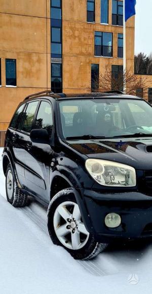 Black Toyota RAV4 2005 in Vilnius, with an engine capacity of 2.00 L and mileage of 324 thousand km for 3750 €, photo 11 on AUTOMOTO.COM.LV